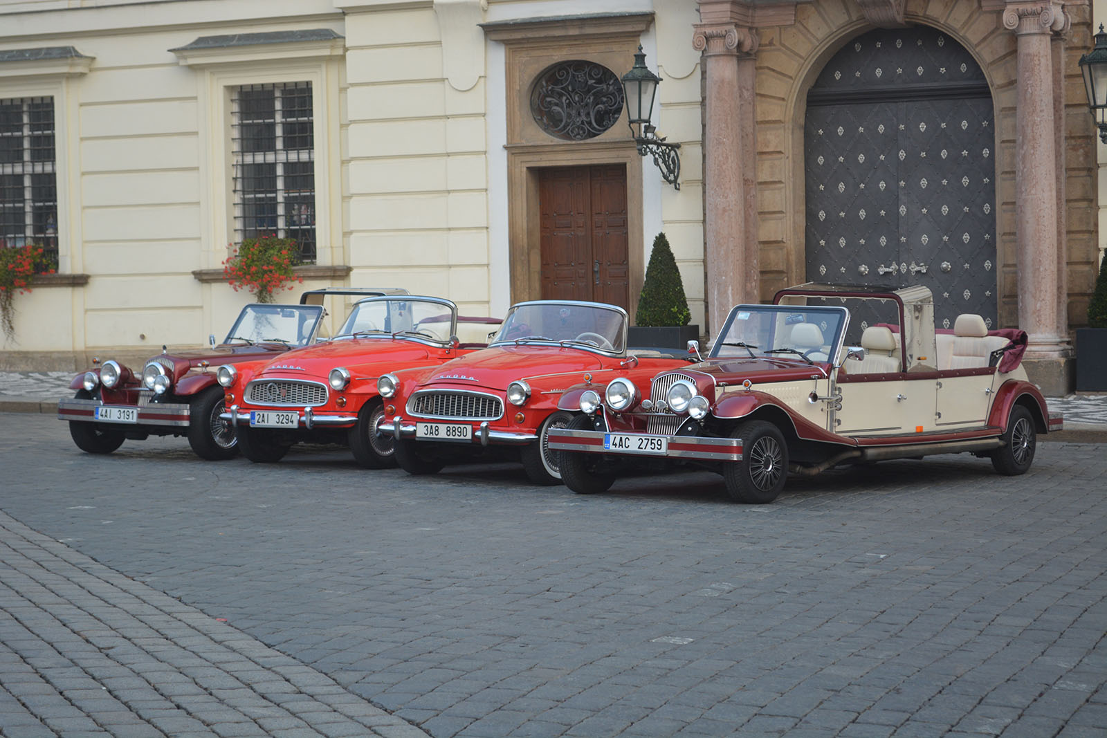 Spolupráce s hotely - Prague Old Timer Tours